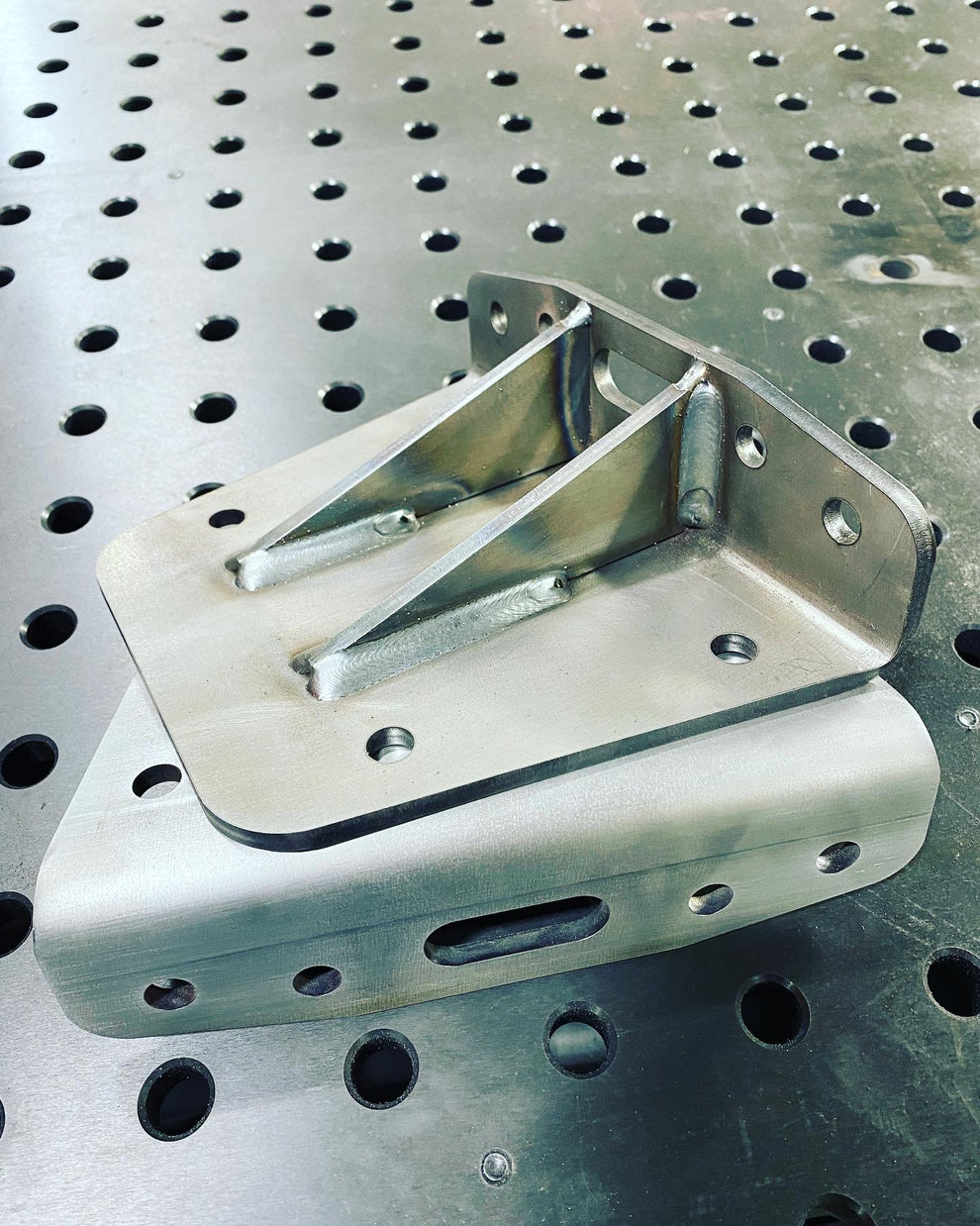 73-87 K10/K20 LEAF SPRING HANGER SET - REAR - MAIN EYE WITH BACKERS ...